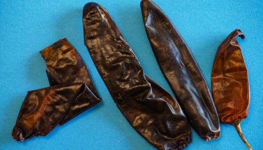 Chili Guajillo: How To Grow & Dry Your Own + How To Use Them